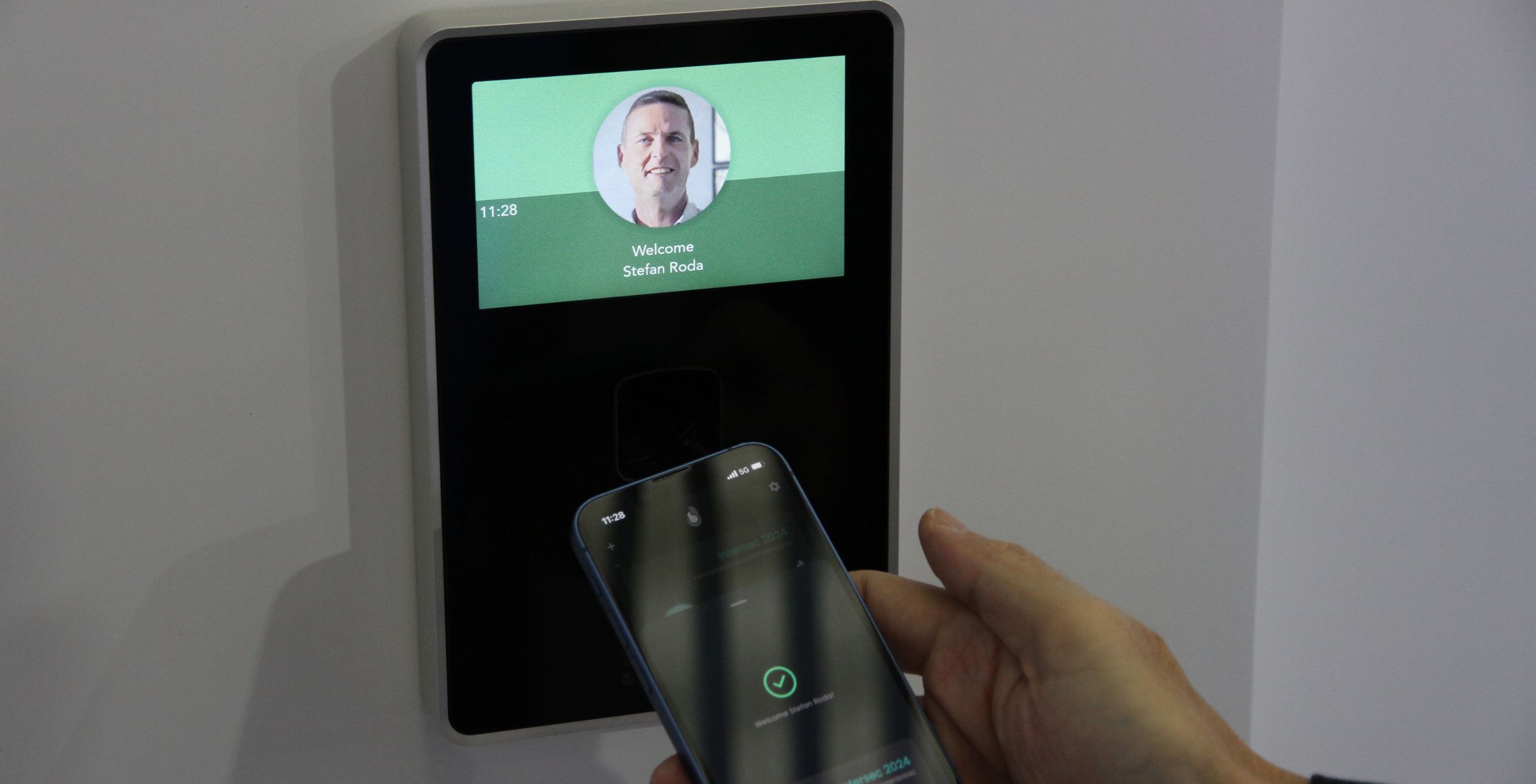 MobileID innovative solution: Touchless Biometric Solutions AG